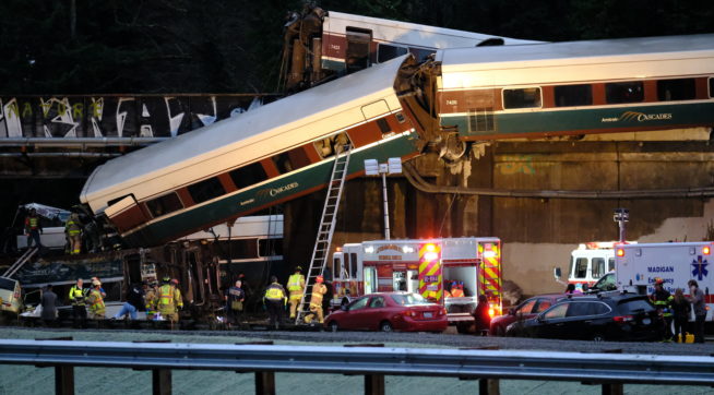 Amtrak Train Derailment South Of Seattle Leaves At Least 6 Dead ...